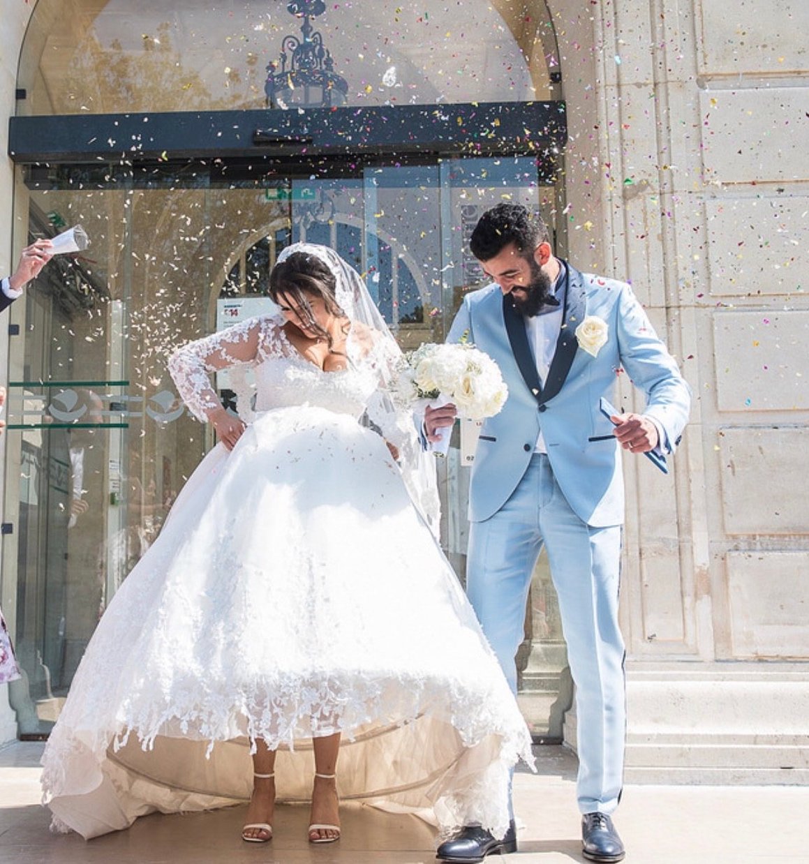 Biodegradable Wedding Confetti Moment.